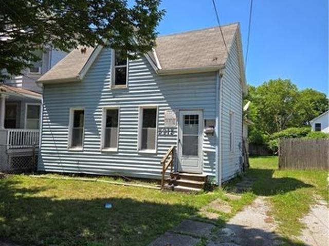 5915 Cable Ave, Cleveland, OH 44127