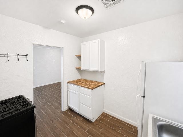 5915 W Palmaire Ave 1 Bedroom Apartment for Rent at 5915 W Palmaire Ave, Glendale, AZ 85301