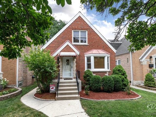 5915 W Roscoe St, Chicago, IL 60634