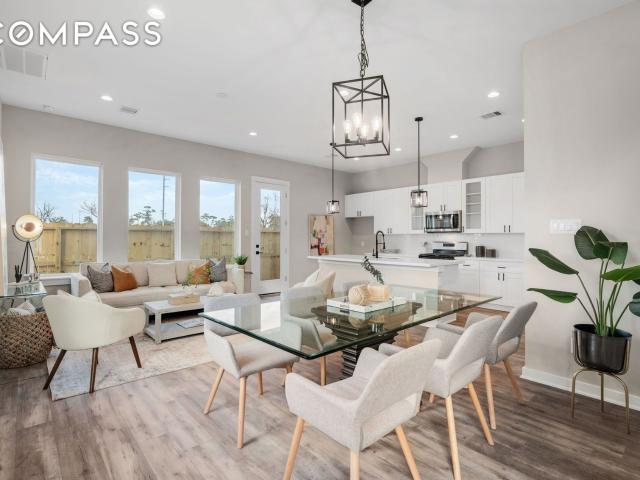 5915 Wheatley Holw Ln, Houston, TX