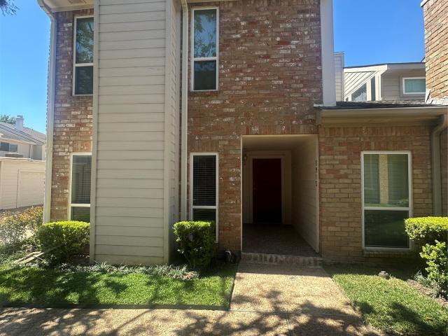 5915 Woodway Place Court