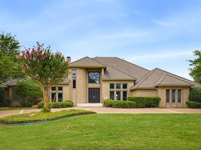 5916 Forest Highlands Dr, Fort Worth, TX 76132