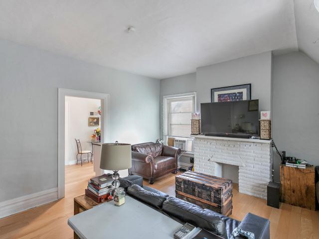 5916 Howe St in Shadyside