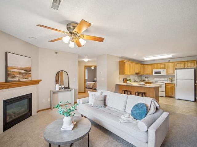 5916 Sutton Pl Apt 1, Urbandale, IA 50322