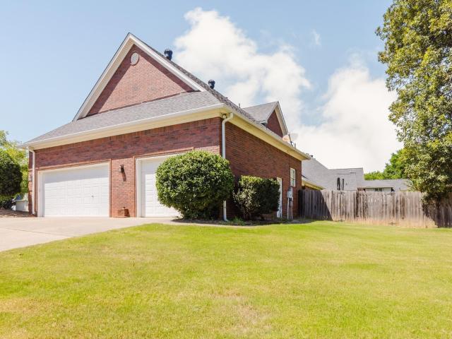 5916 Worth Ave