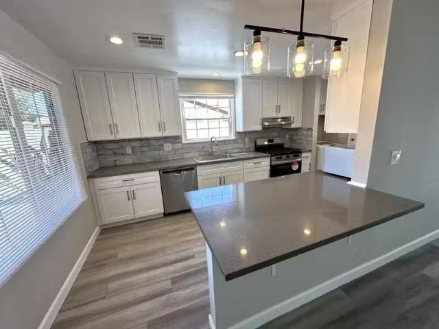 59177061 7947 Fallbrook Ave