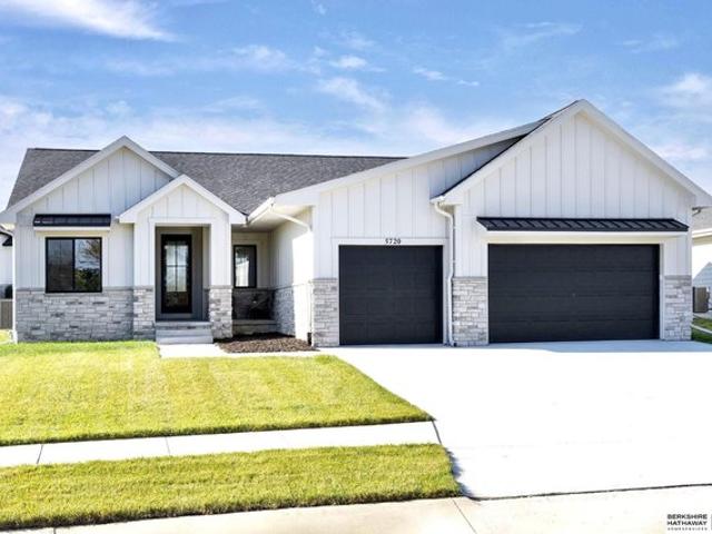 5917 N 209th St, Elkhorn, NE 68022