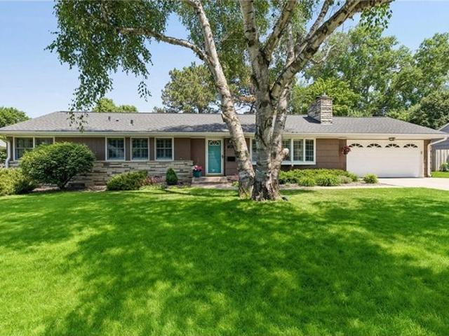 5917 Grimes Ave S, Edina, MN 55424