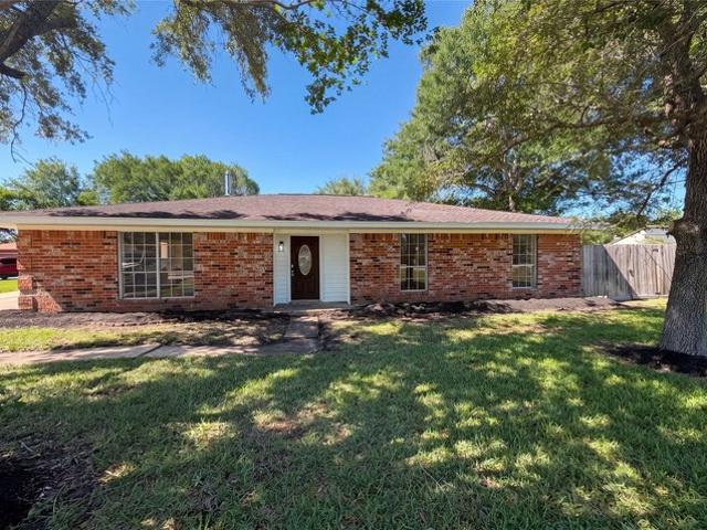 5917 Raza Rd, Pearland, TX 77584