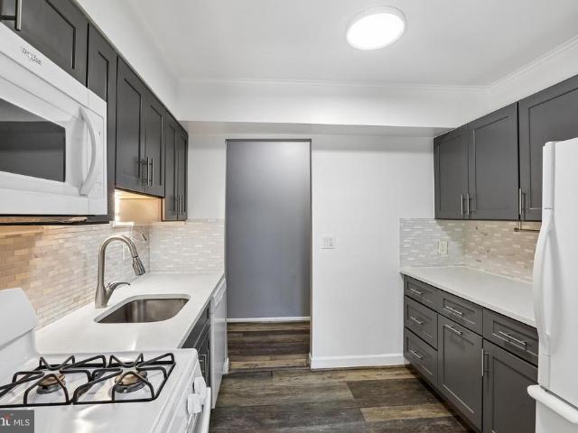 5917 Tamar Drive # 11 Q23