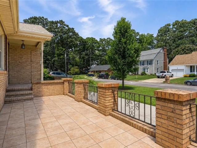5917 Woodhaven CT