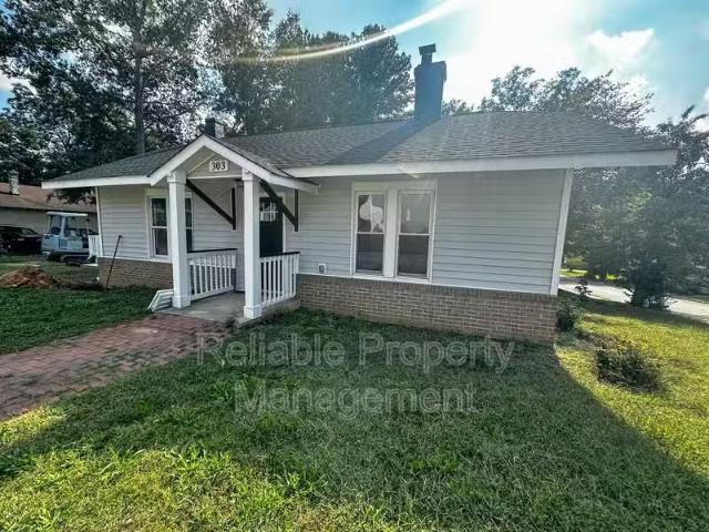 59182895 303 E Blanche St
