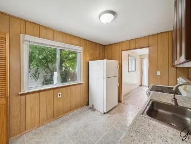 59184449 27872 Lasslett St