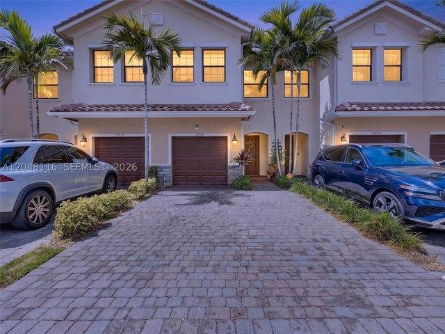 5918 NW 56th Pl, Tamarac, FL 33319