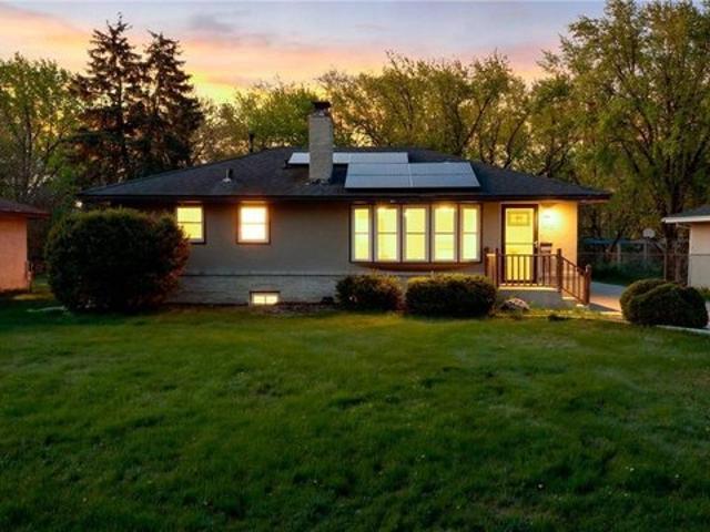 5918 Admiral Ln N, Brooklyn Center, MN 55429