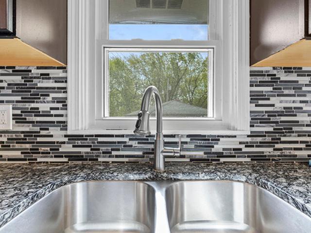 5918 Admiral Ln N, Minneapolis, MN 55429 | MLS #7018