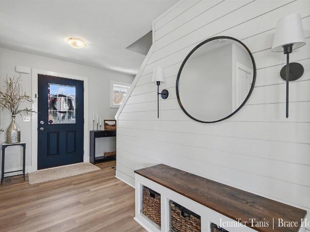 5918 Farmview Drive