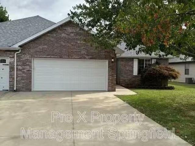 59107327 212 W Wade St