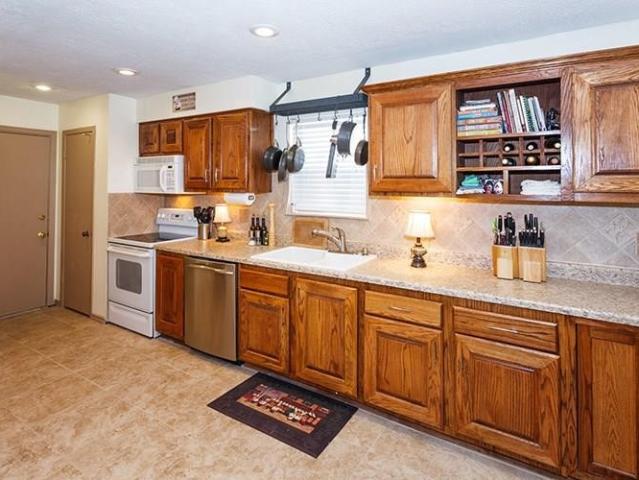 5910 Country Place