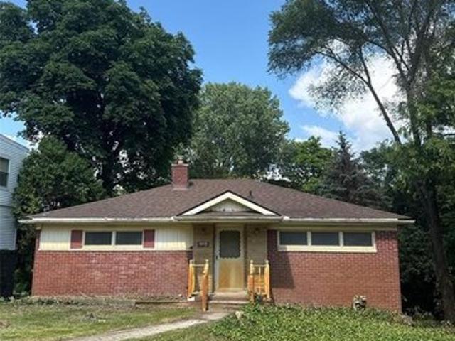 5910 Lakewood Blvd, Clarkston, MI 48346