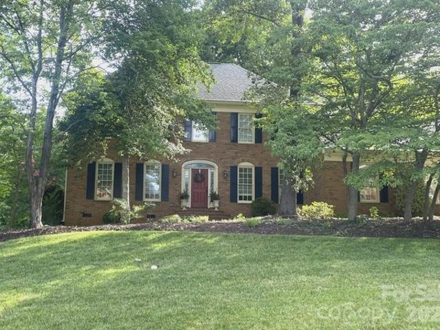 5910 Summerston Pl, Charlotte, NC 28277