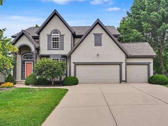 5910 W 154th St, Overland Park, KS 66223