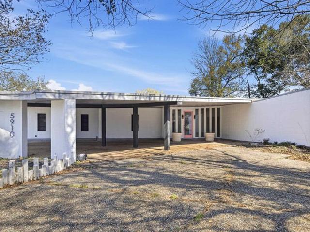 5910 Zenith St, Beaumont, TX 77706