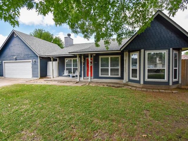 5911 Butterfly Cir, Pasadena, TX 77505