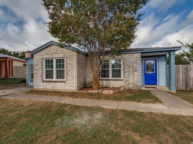 5911 Hidden Iron Cir, San Antonio, TX 78250