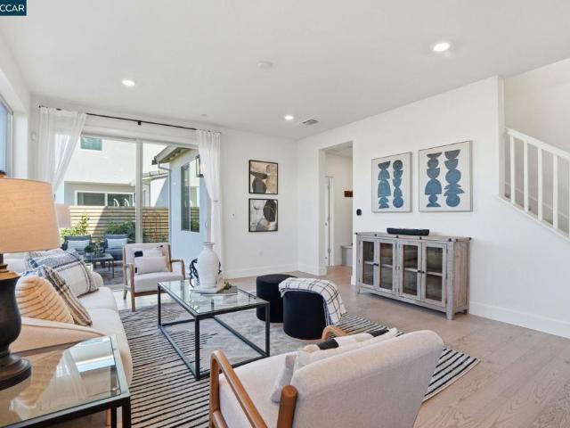 5911 Silhouette Way