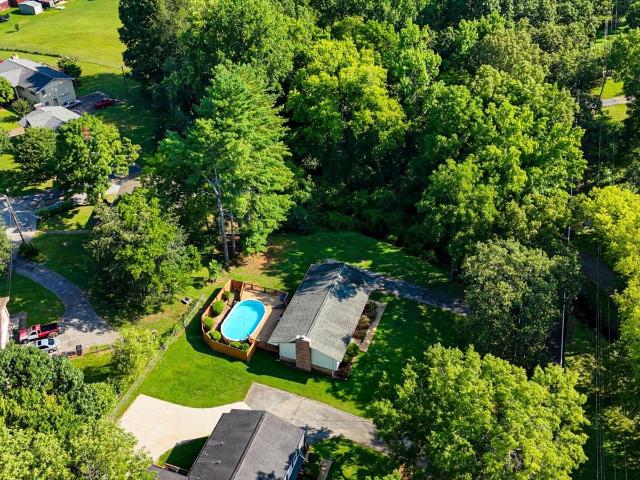 5911 Tyner Ln