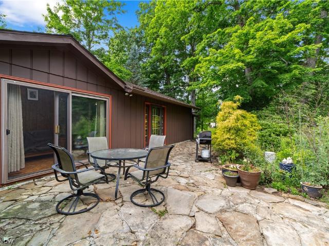 5911 Woodland Drive