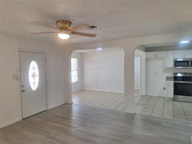 5912 Maceo Lane