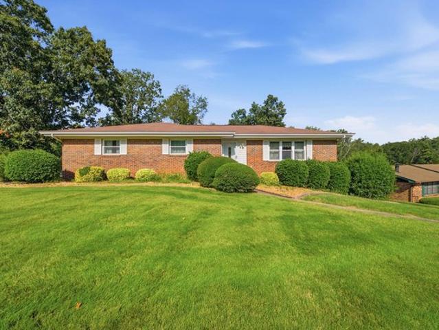 5912 Northwoods Dr, Hixson, TN 37343