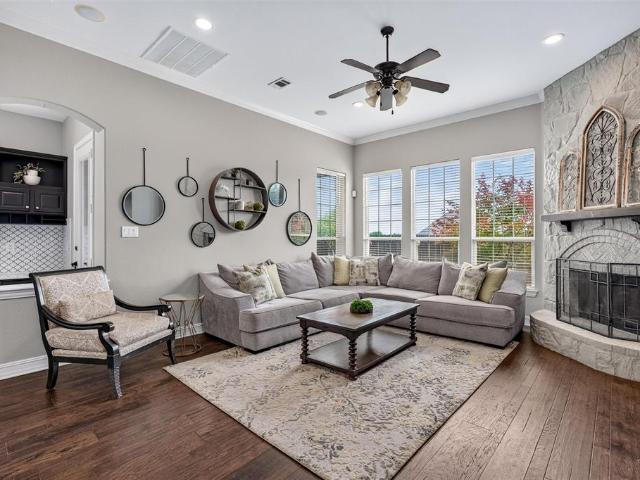 5912 Waterford Lane