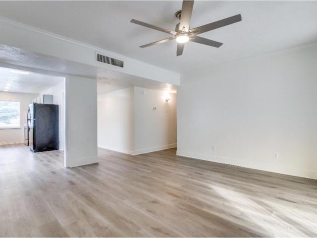 5913 Maple Lane