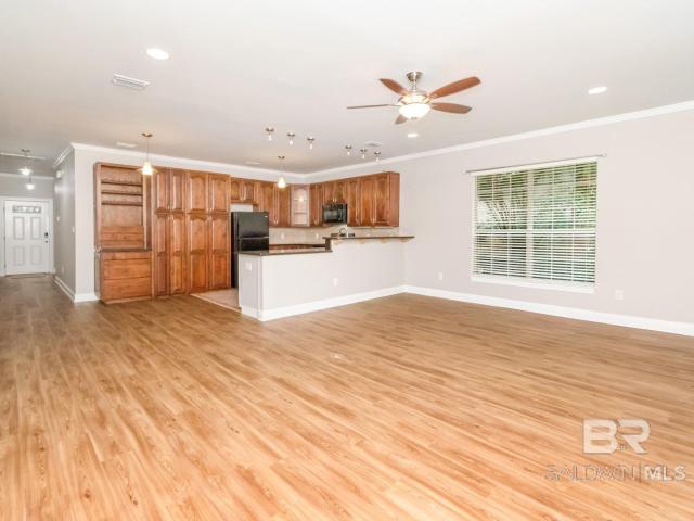 5913 Antoine Road