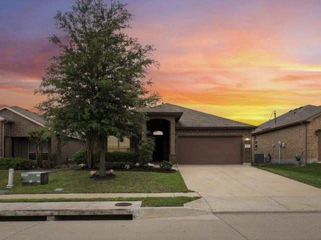 5913 Comanche Peak Dr, Fort Worth, TX 76179