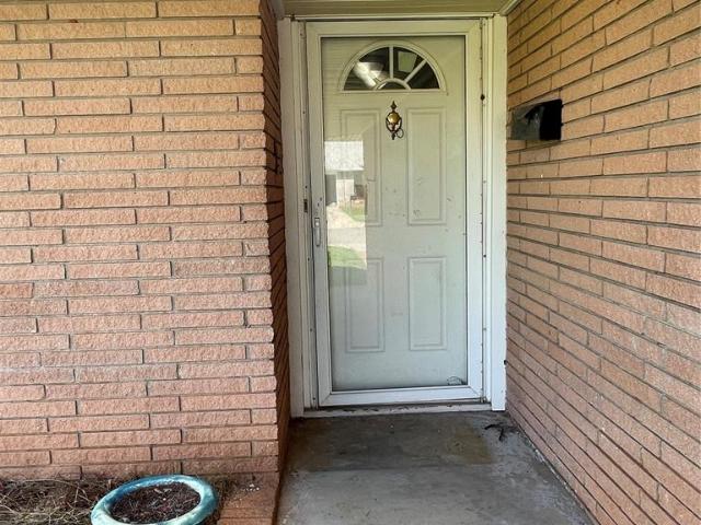 5913 Crestview Drive