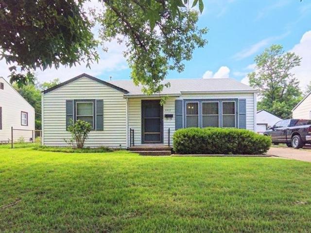 5913 E Bellaire St, Wichita, KS 67218
