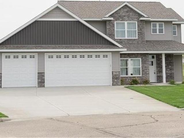 5913 Rub of the Green St, Saint Cloud, MN 56304