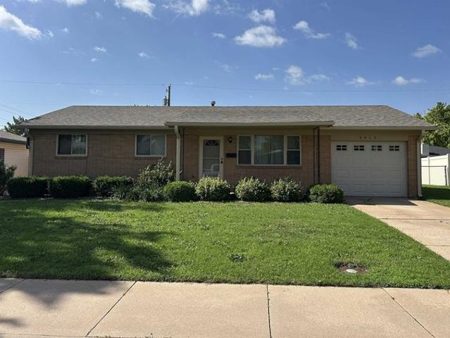5913 Rosewood Dr, Great Bend, KS 67530