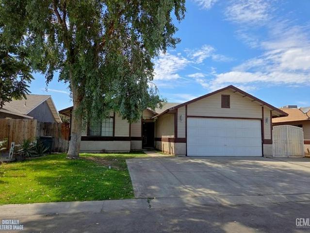 5913 Stone Bridge Ln, Bakersfield, CA 93313
