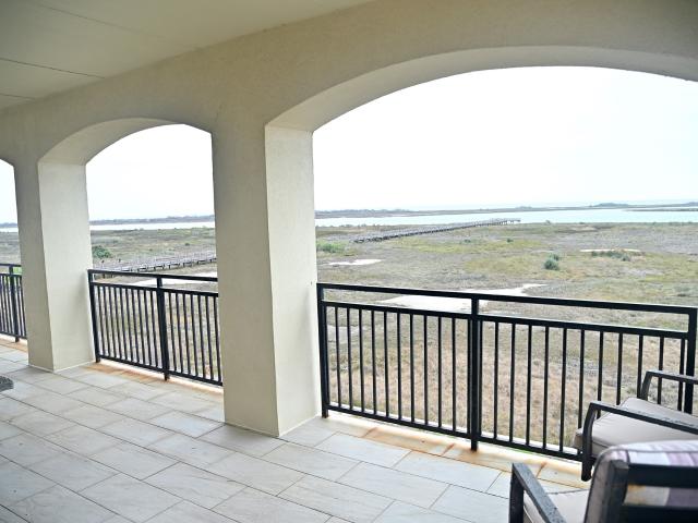 591 E Burgundy Bay