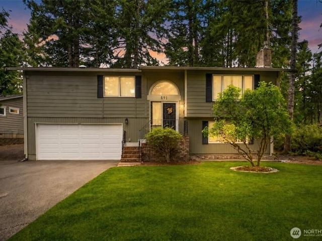 591 E Country Club Dr E, Union, WA 98592