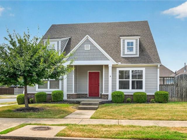 591 N Longfellow Ln, Fayetteville, AR 72704