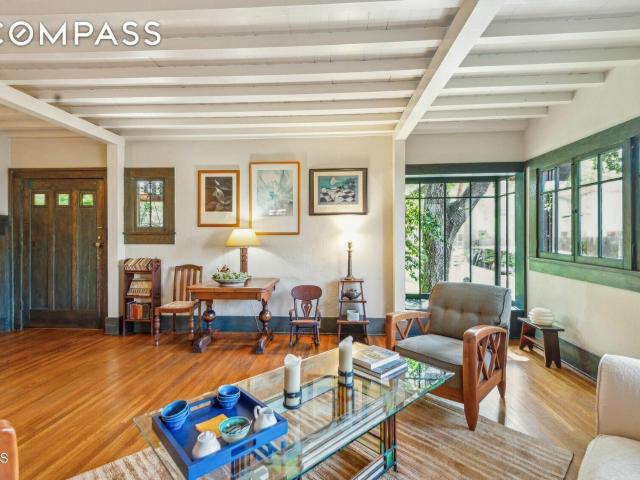 591 N Oakland Ave, Pasadena, CA