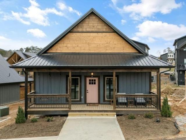 591 Warbonnet Way, Pigeon Forge, TN 37863
