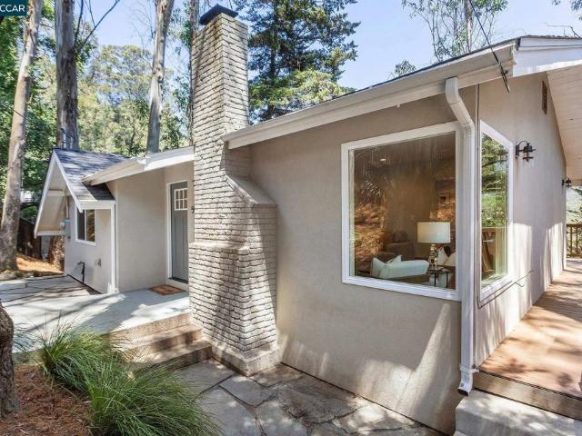 5924 Balboa Dr