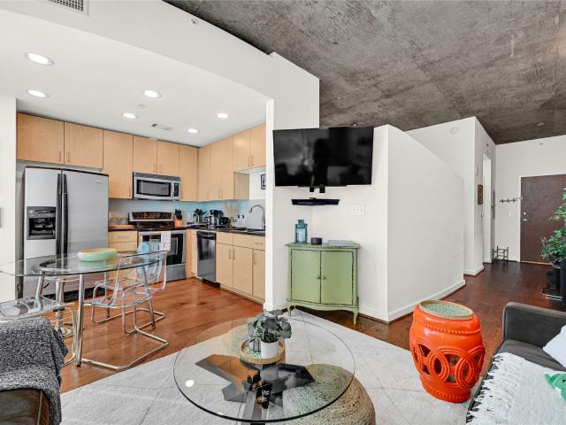 5925 Almeda Rd, Unit 10806, Houston, TX 77004 | MLS #81950 | Compass